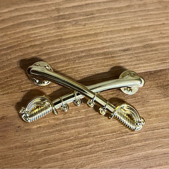 None | Accessories | Us Army Gold Cavalry Crossed Sabers Military Hat ...